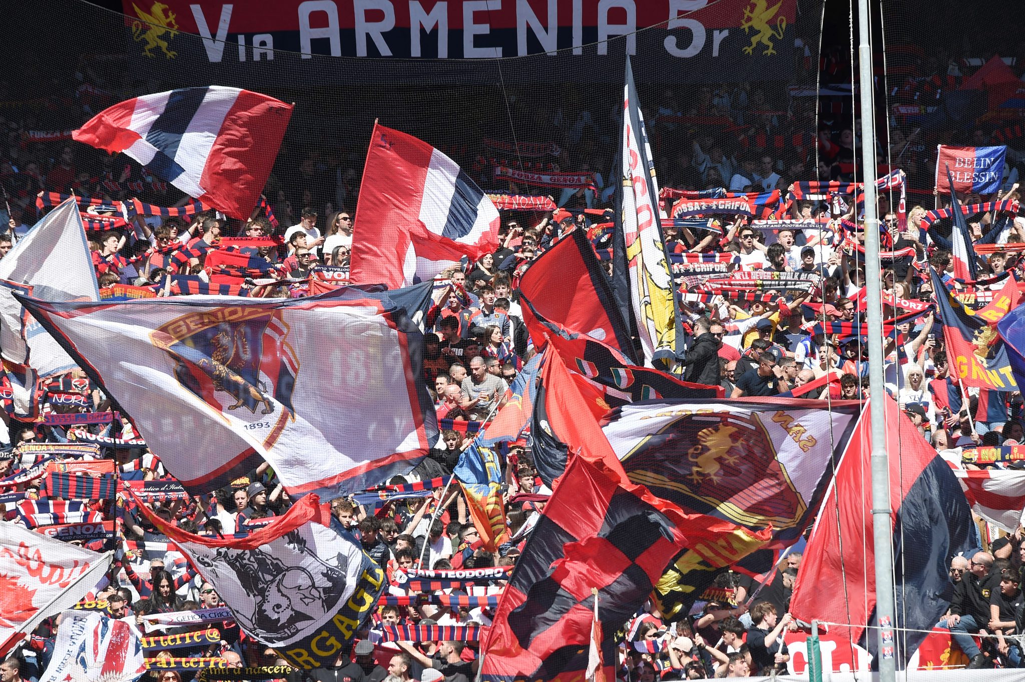 Tra mare e pallone. Genoa-Palermo, il Grifone per il riscatto ...